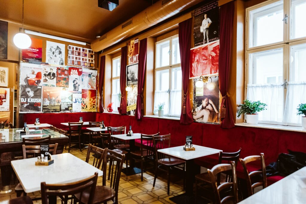 Kaffee Alt Wien - BIO Gulasch BIO Schnitzel Mittagsmenü Frühstück